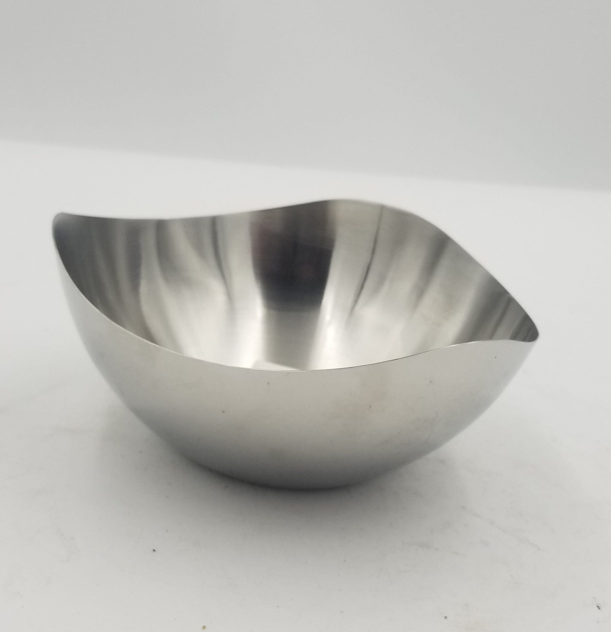 Stainless Steel Triangular Bowl – Jaipur Handcraft & Decor